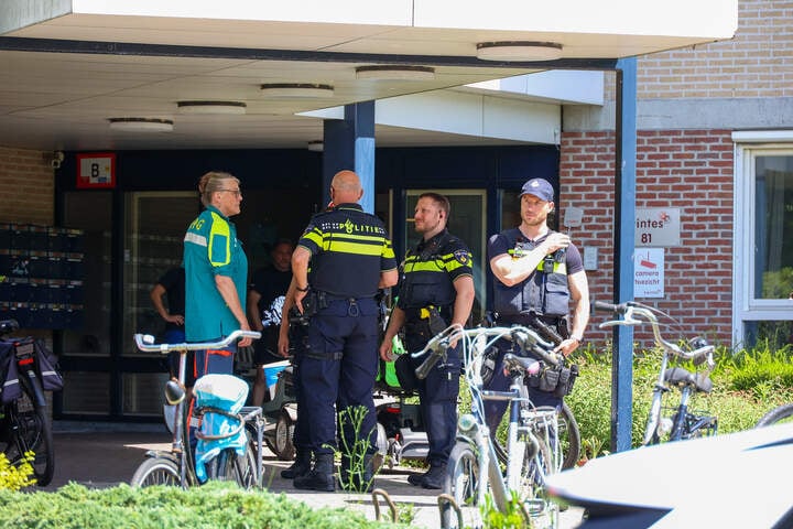 Brand in zorgcomplex Bussum door sigaret in container | De Gooi- en ...