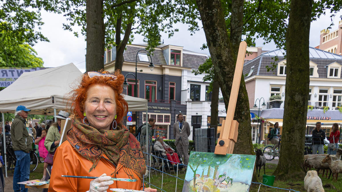 Amateurschilders in Laren: schaap schilderen op de Brink | De Gooi- en ...