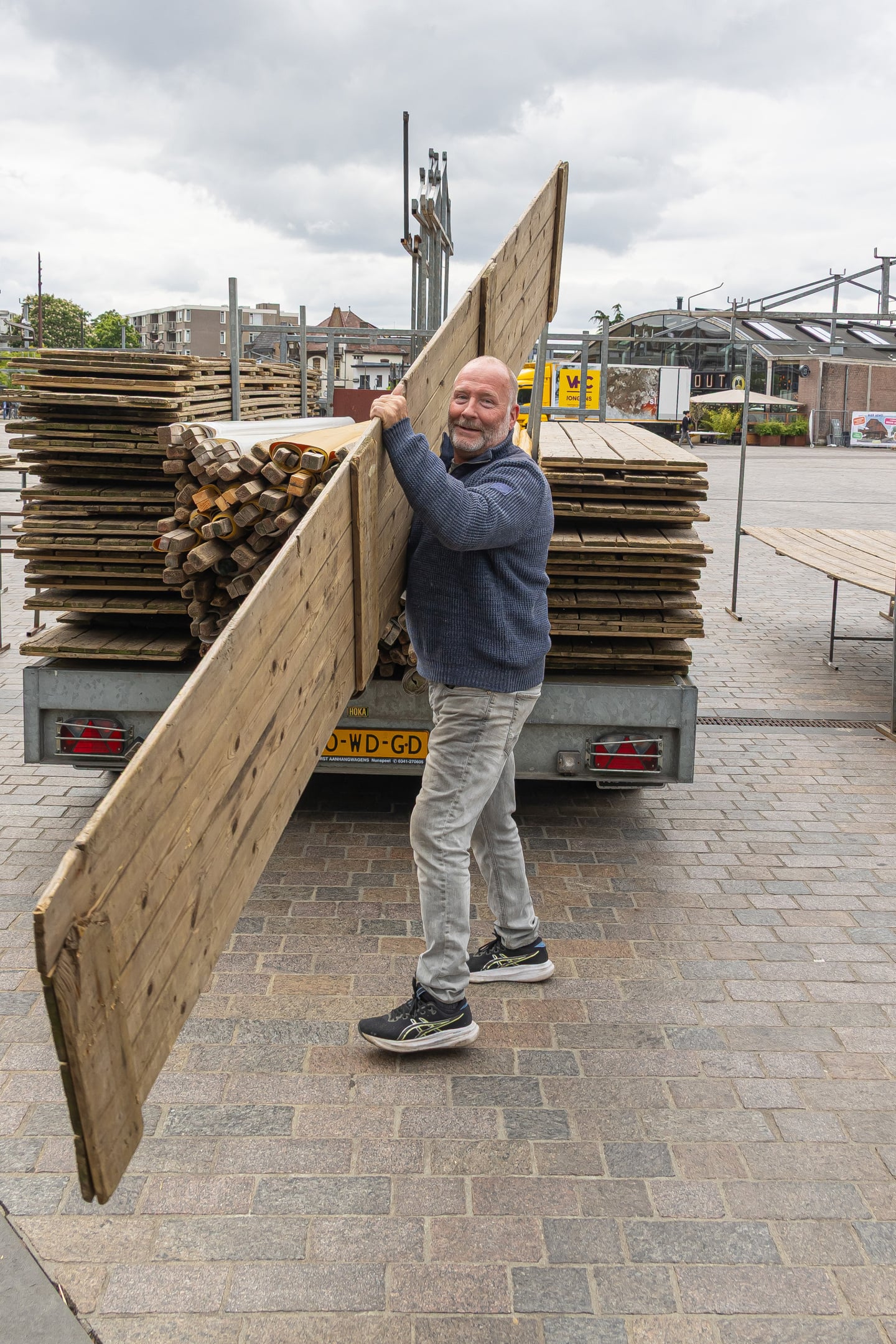 Hilversumse markt opbouwen: leven en werk van Peter (60) | De Gooi- en ...