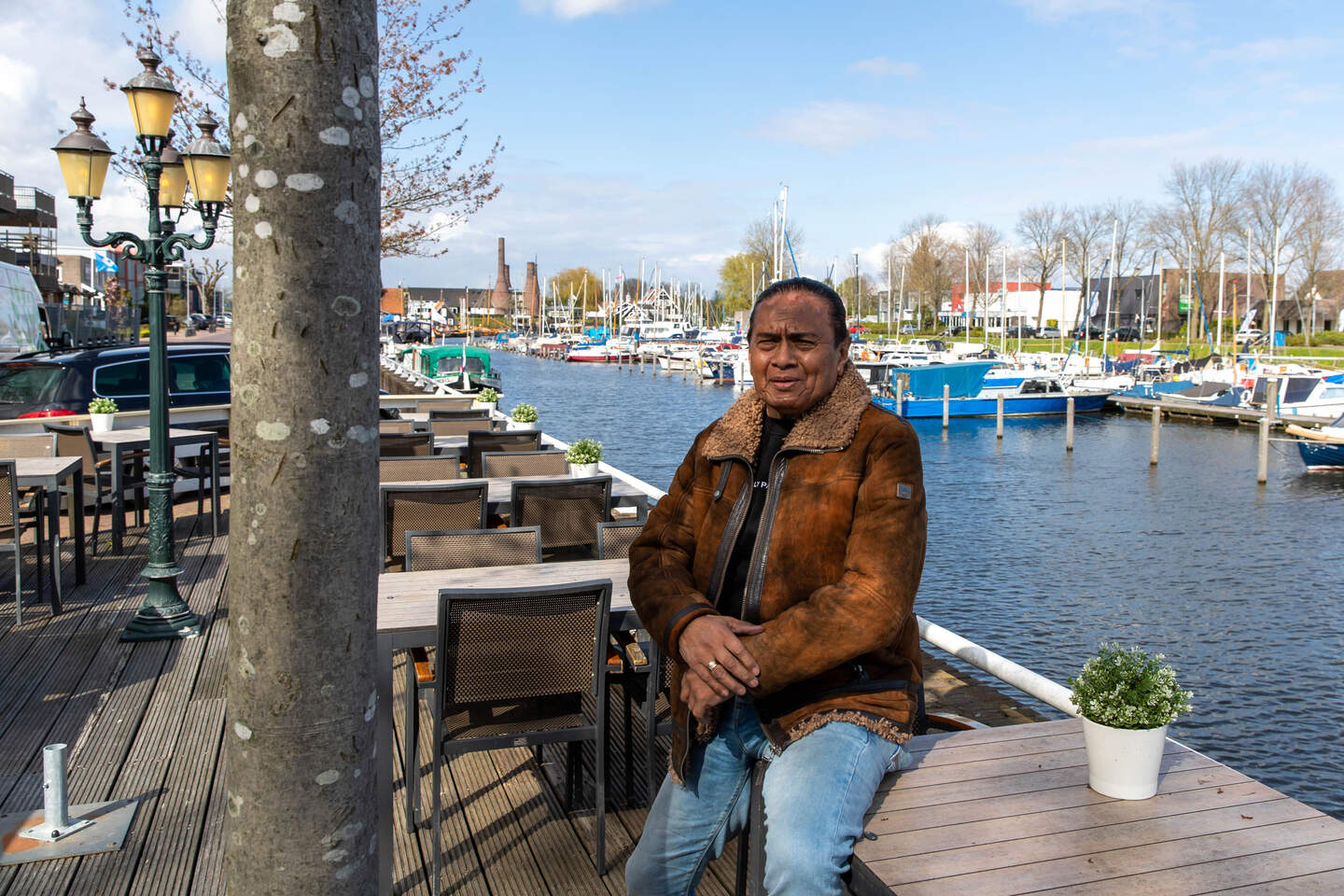 Huizer Johnny Manuhutu neemt initiatief tot landelijk Moluks ...