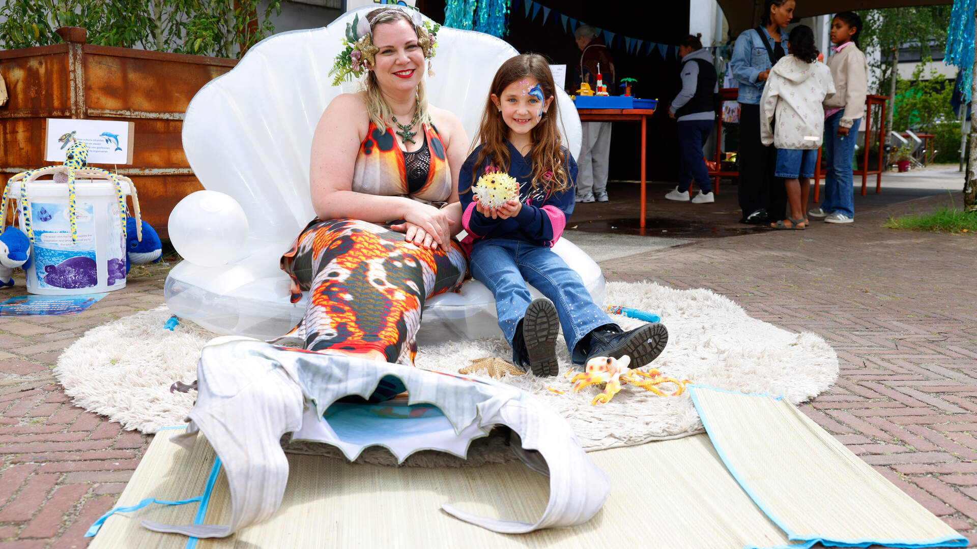 World Ocean Day Huizen: zeemeermin, oceanen en plastic | De Gooi- en ...