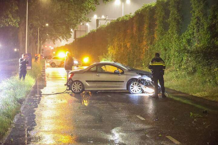 Veel schade bij eenzijdig auto-ongeluk in Bussum | Noordhollands Dagblad