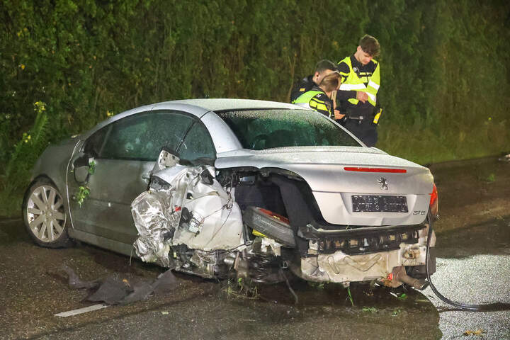 Veel schade bij eenzijdig auto-ongeluk in Bussum | Noordhollands Dagblad